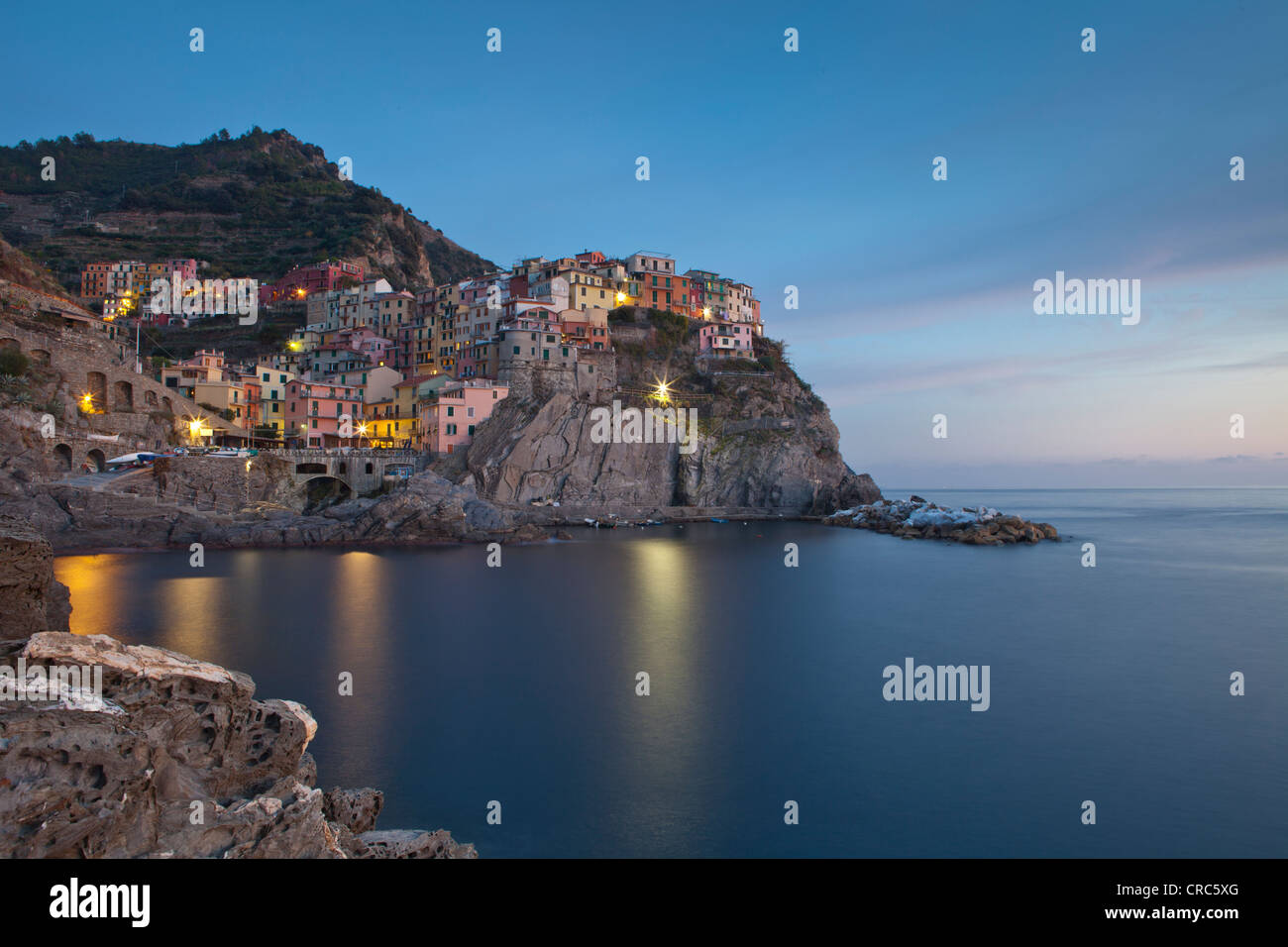 Manarola at sunset, Cinque Terre, Italy Stock Photo - Alamy
