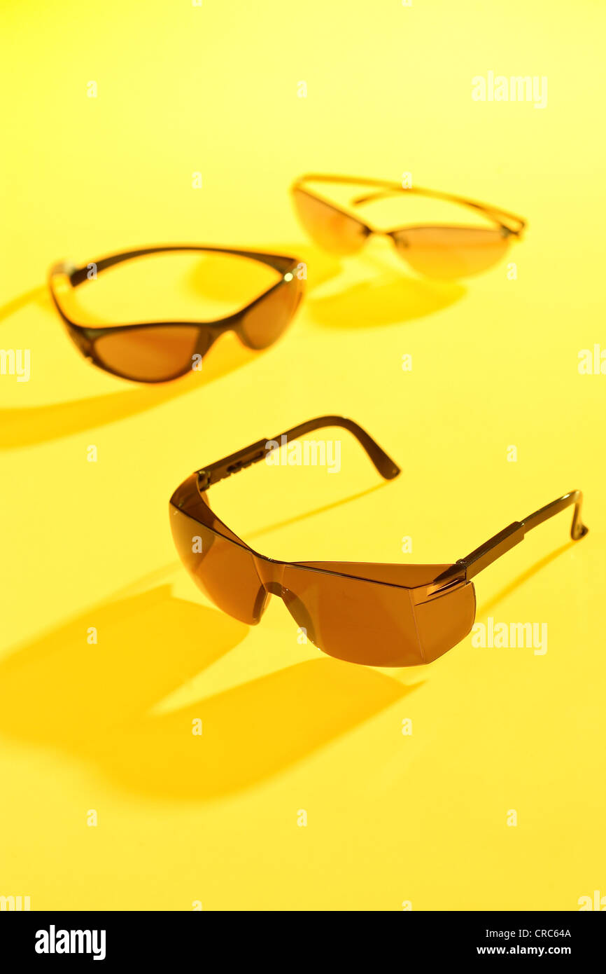 Man sunglasses cool shades wear hi-res stock photography and images - Alamy