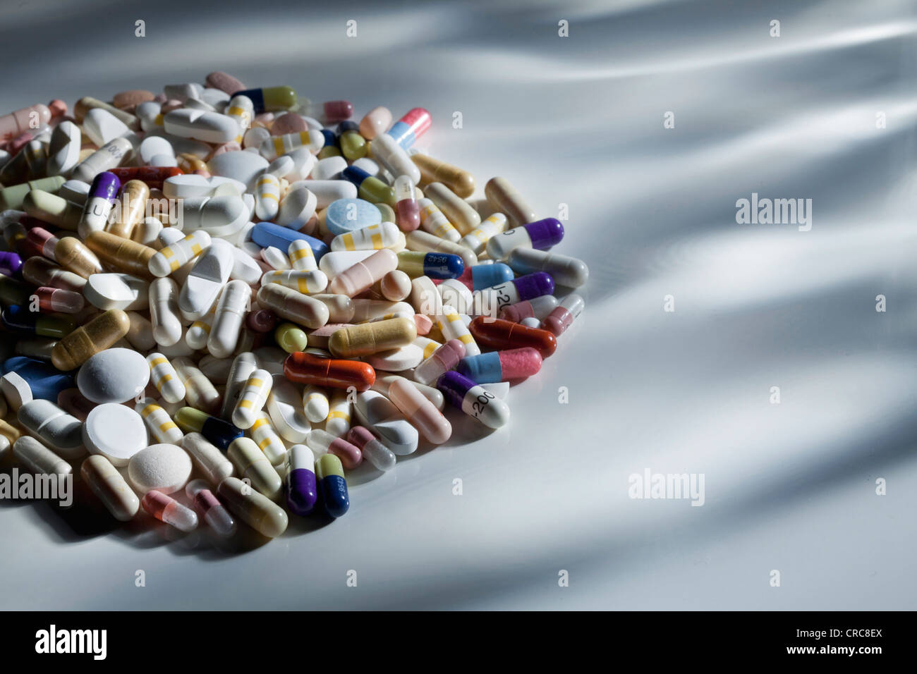 Pill assortment hi-res stock photography and images - Alamy