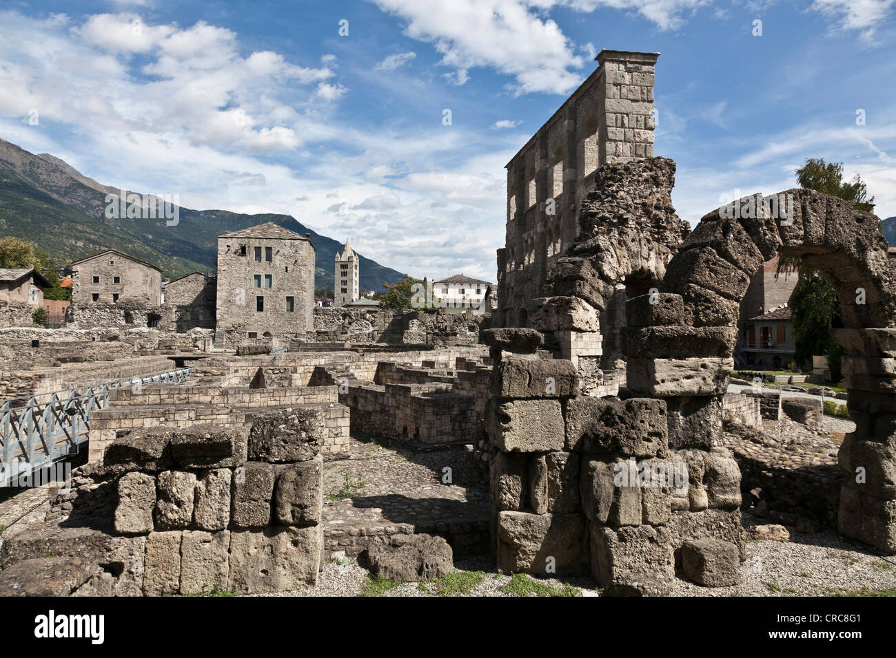 Stone ruins in rural landscape Stock Photo - Alamy