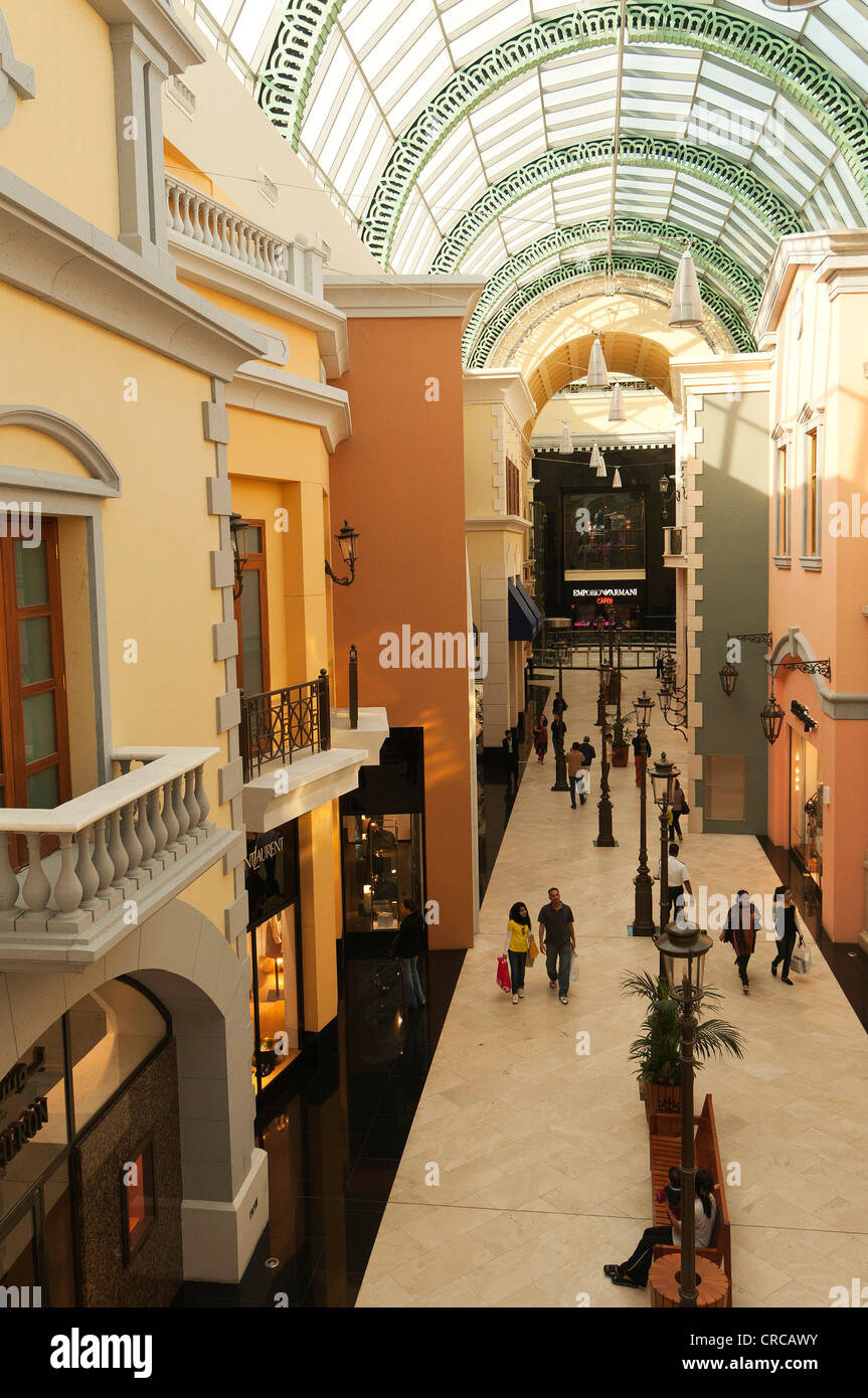 Mall of the emirates interior hi-res stock photography and images - Alamy