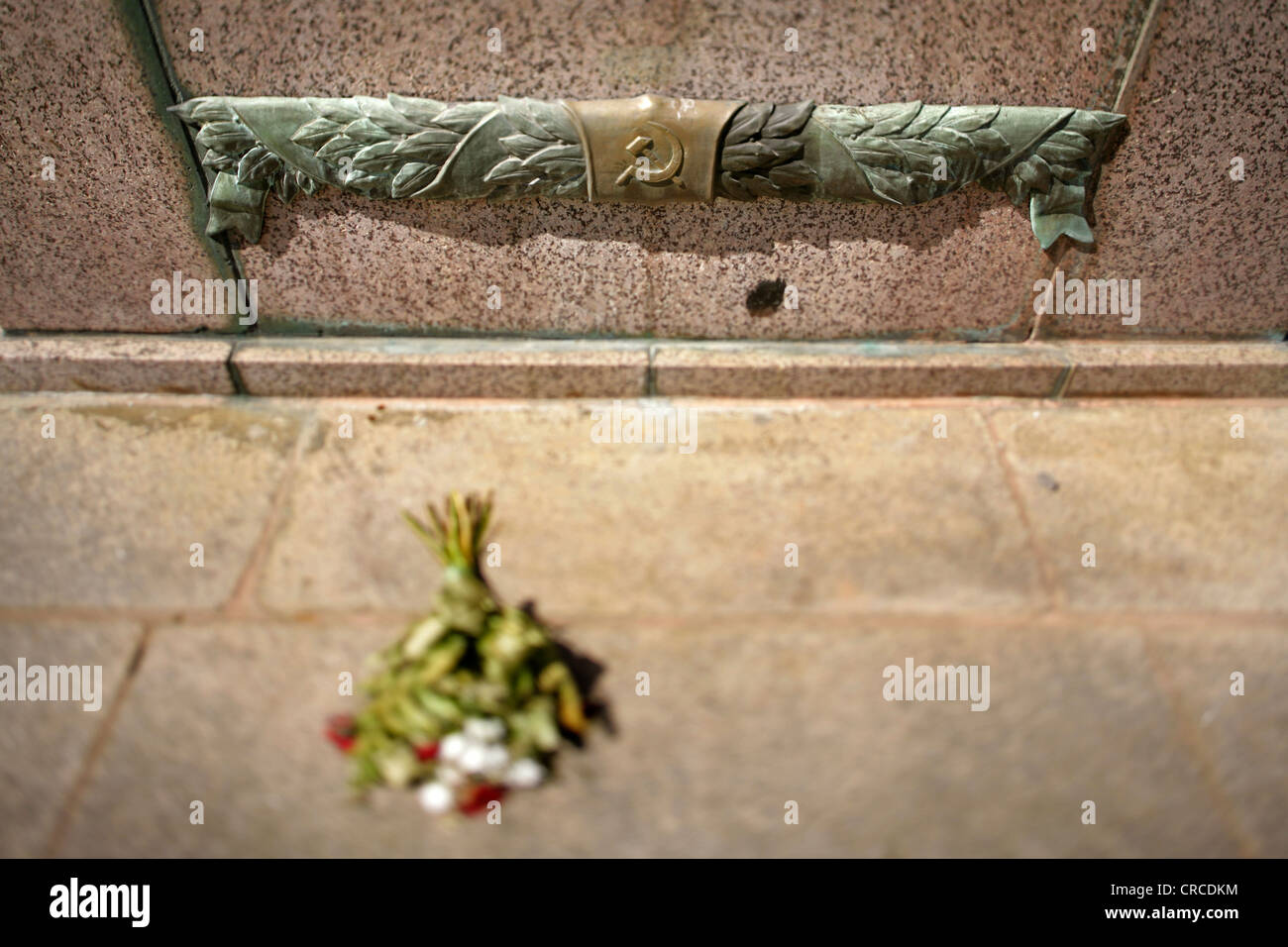 Soviet memorial dresden hi-res stock photography and images - Alamy