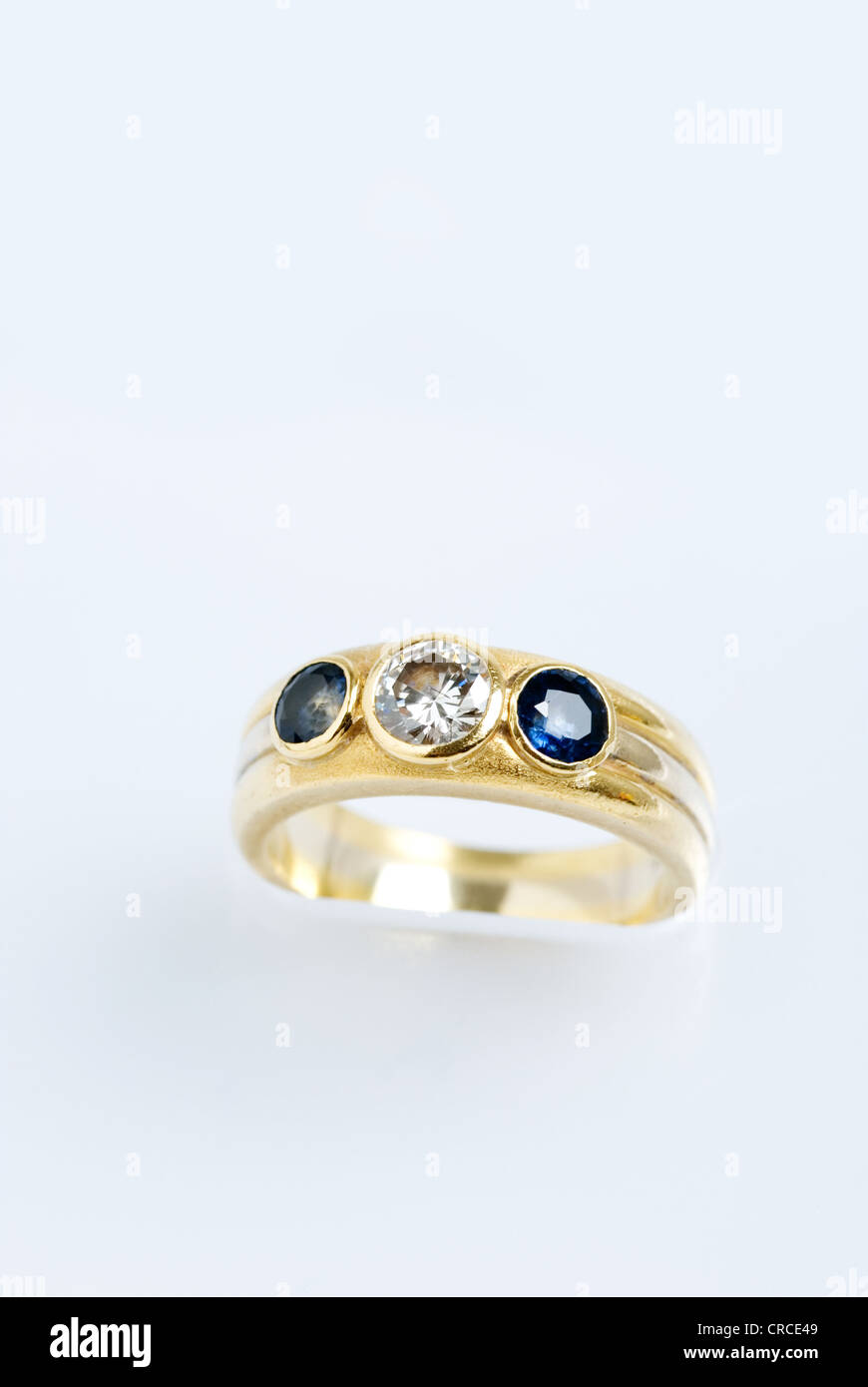 Blue diamond ring hi-res stock photography and images - Alamy