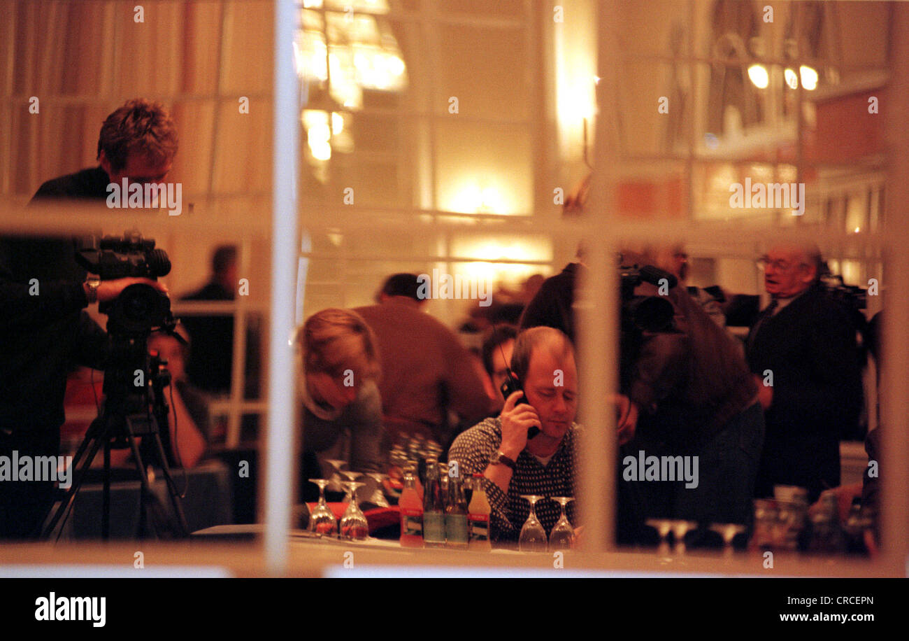 Photographer photographers media tv television journalist press hi-res ...