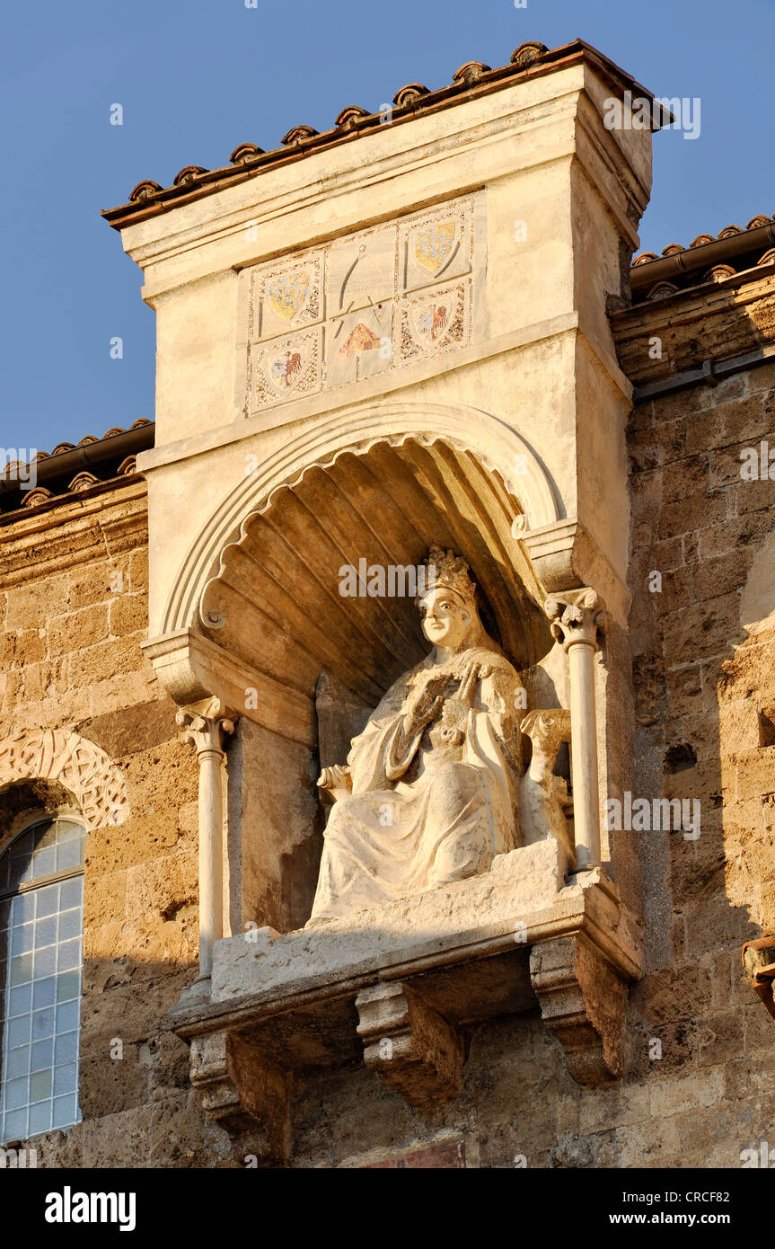 Statue of Pope Boniface VIII on the Romanesque Cathedral of Santa Maria ...