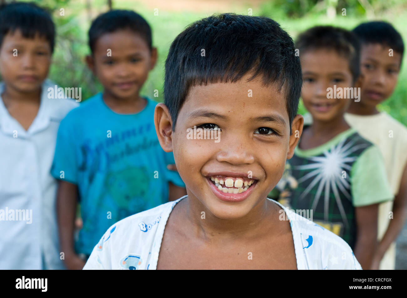 Happy cambodian children hi-res stock photography and images - Alamy