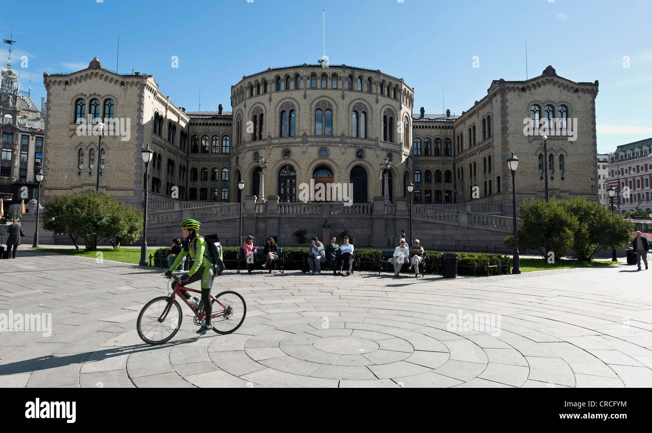 Storting square hi-res stock photography and images - Alamy