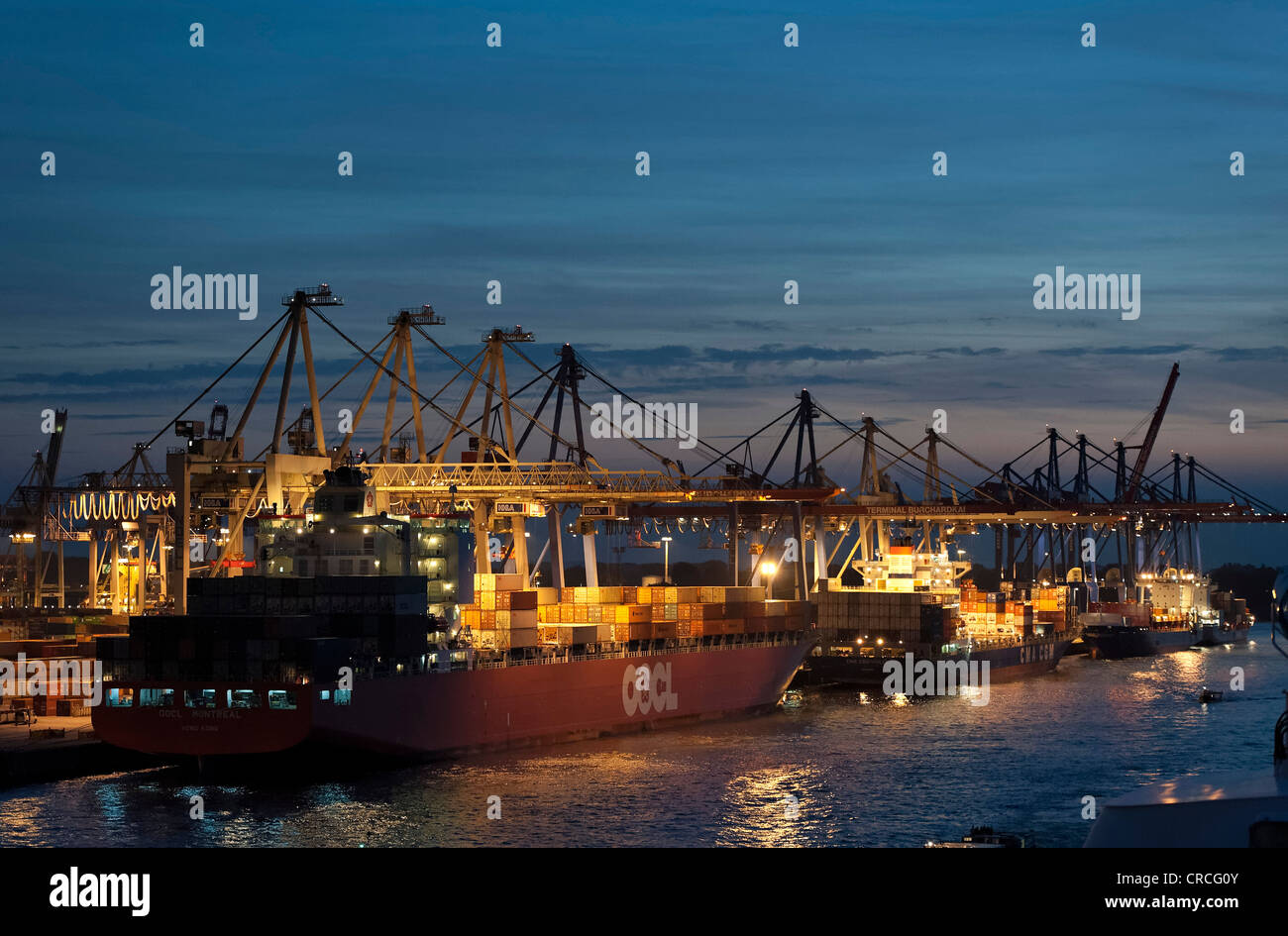 Oocl germany container vessel hi-res stock photography and images - Alamy