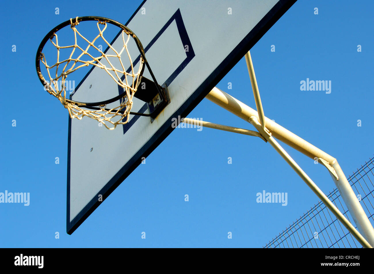 Hoops throwing hi-res stock photography and images - Alamy