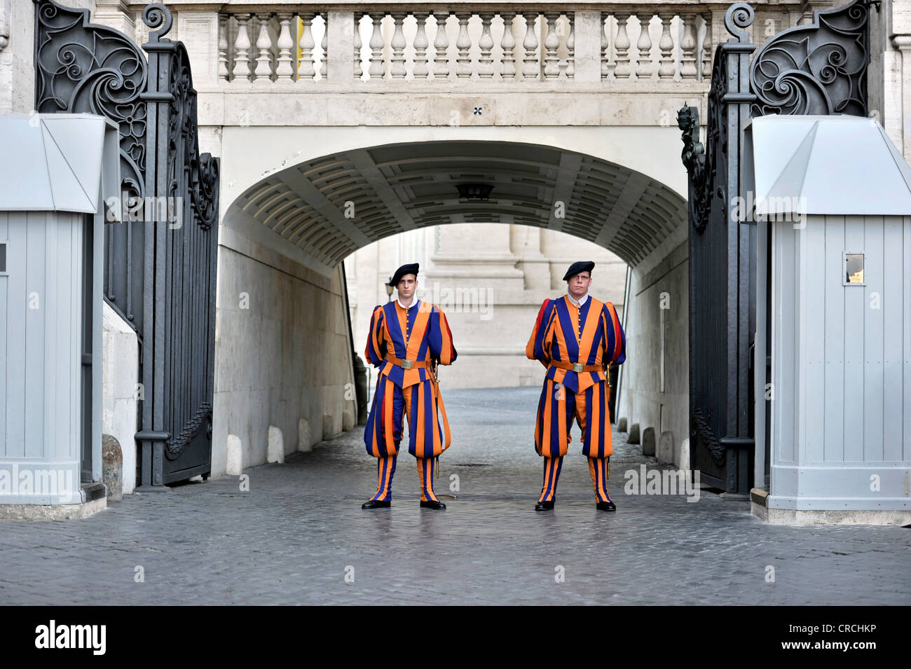 Swiss soldiers of the Swiss Guard at St. Peter's Basilica, Vatican ...