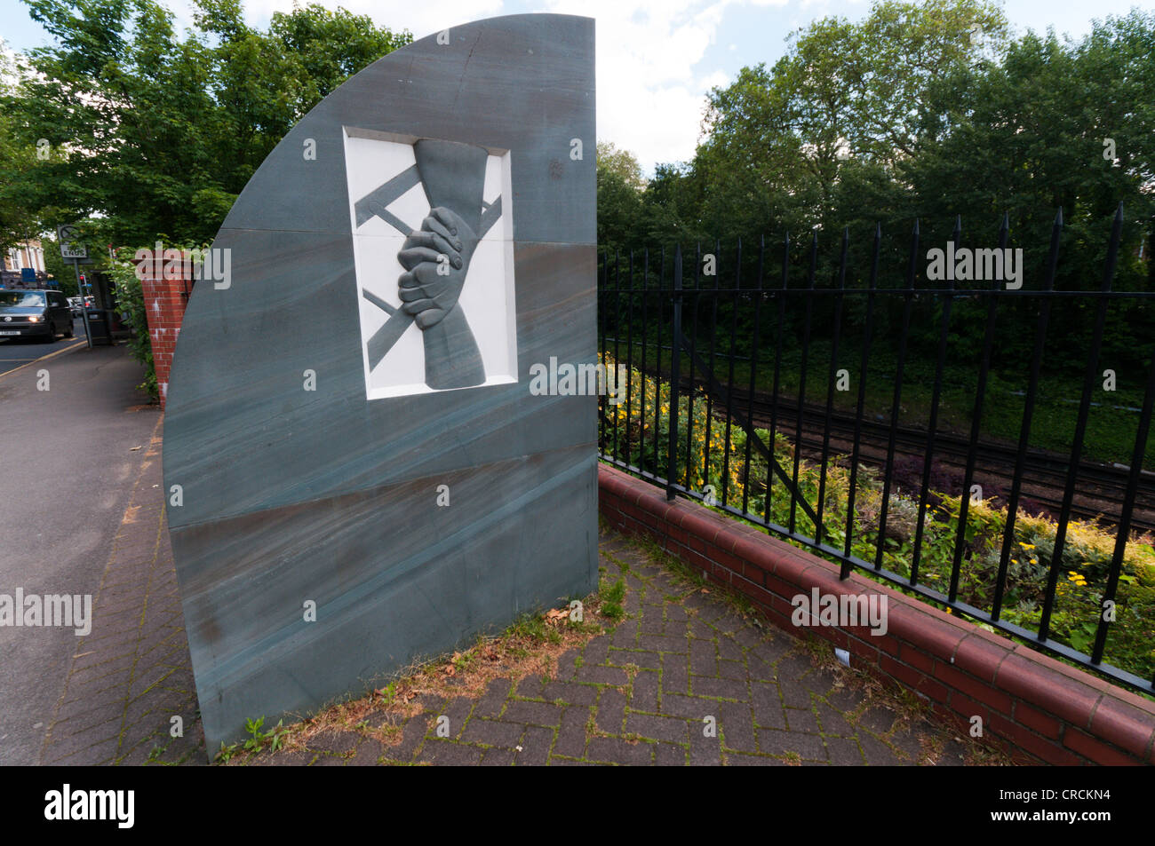 The memorial to those involved in the Clapham Junction Rail Disaster ...