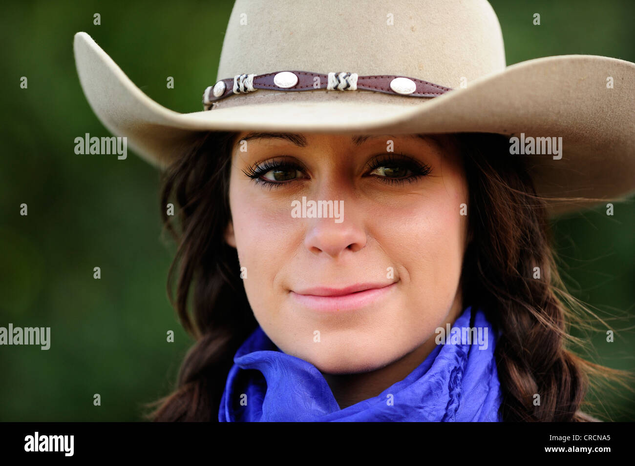 Cowgirl hi-res stock photography and images - Alamy