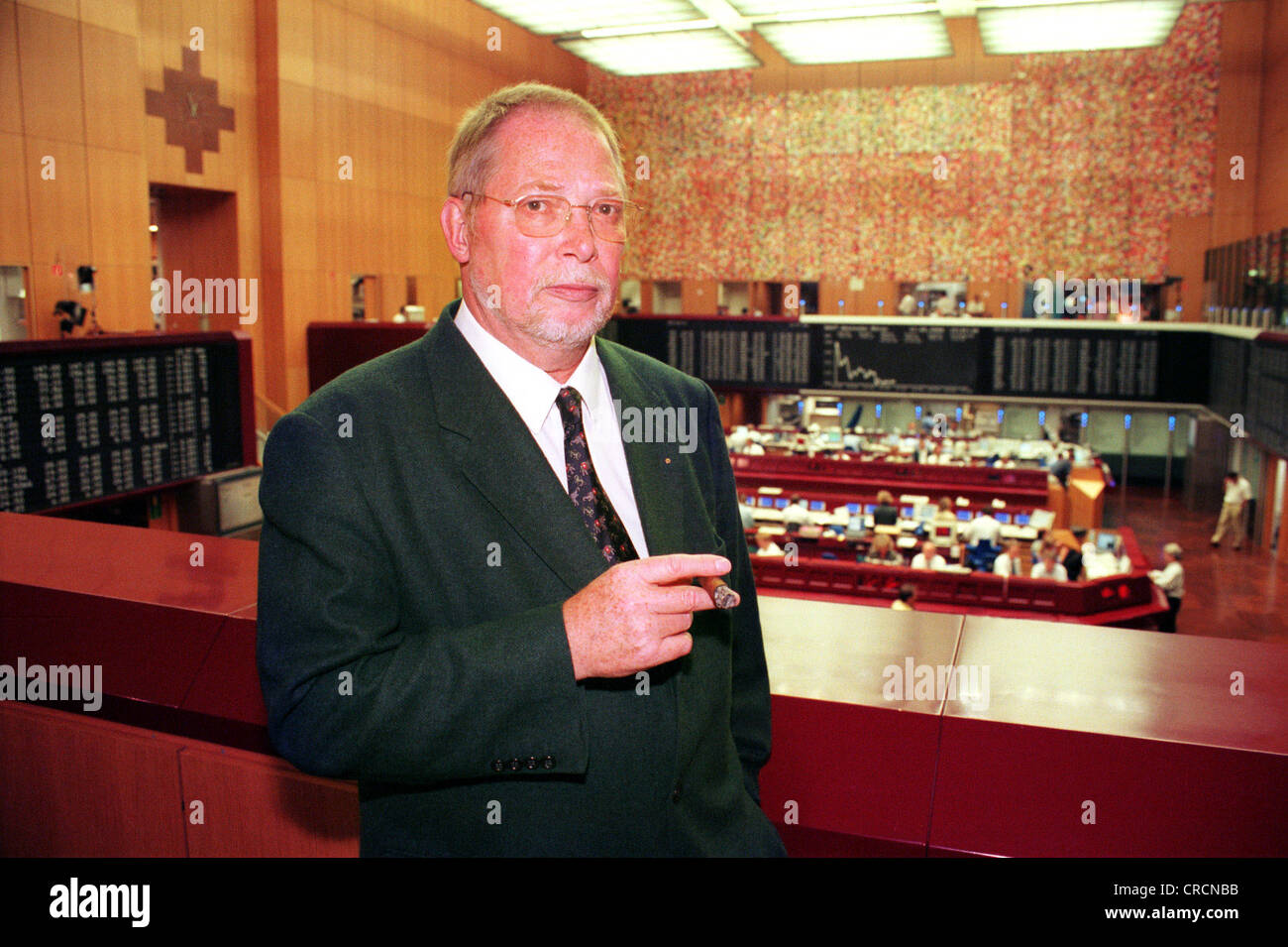 Frank A. Schultz Boerse reporter German wave Stock Photo - Alamy