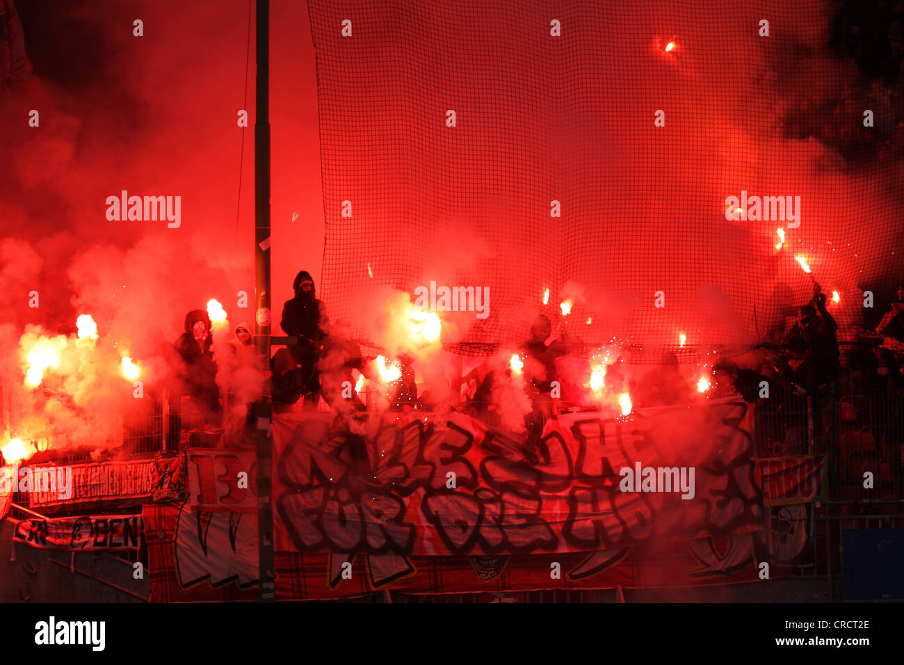 Stadium seats fans hi-res stock photography and images - Alamy
