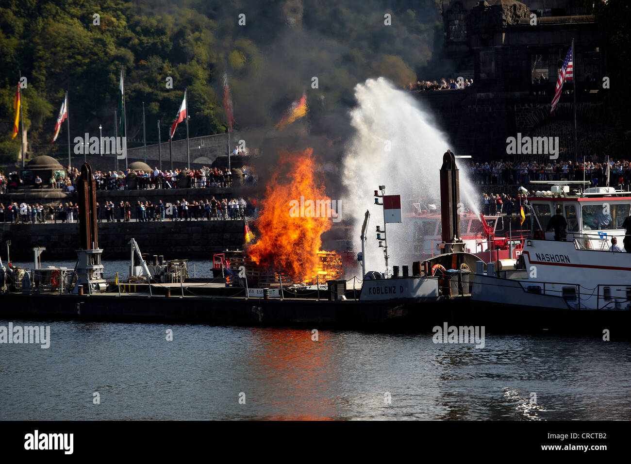 Fire Fighting Boat Stock Photos & Fire Fighting Boat Stock Images - Alamy