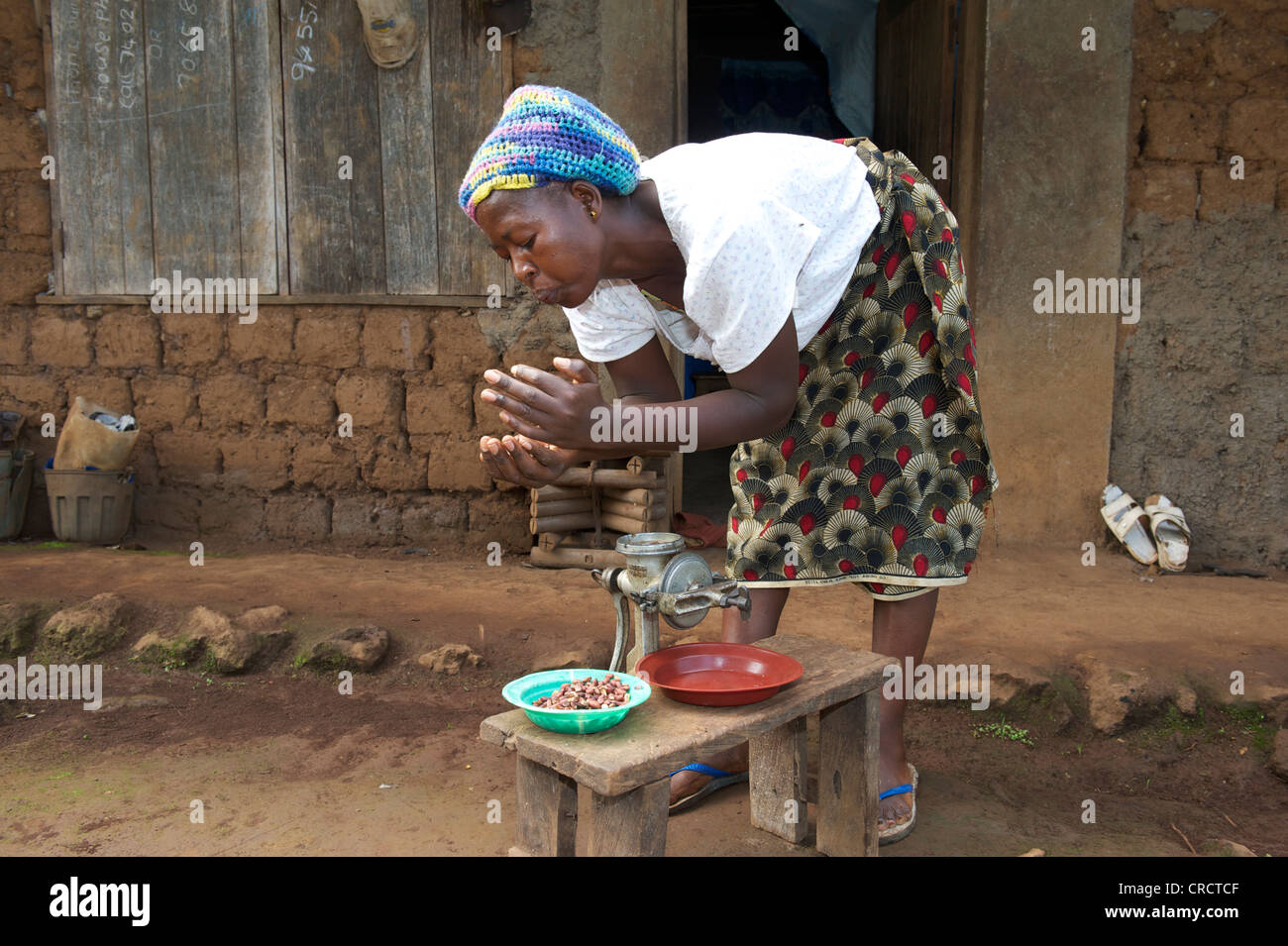 Grind peanut hi-res stock photography and images - Alamy