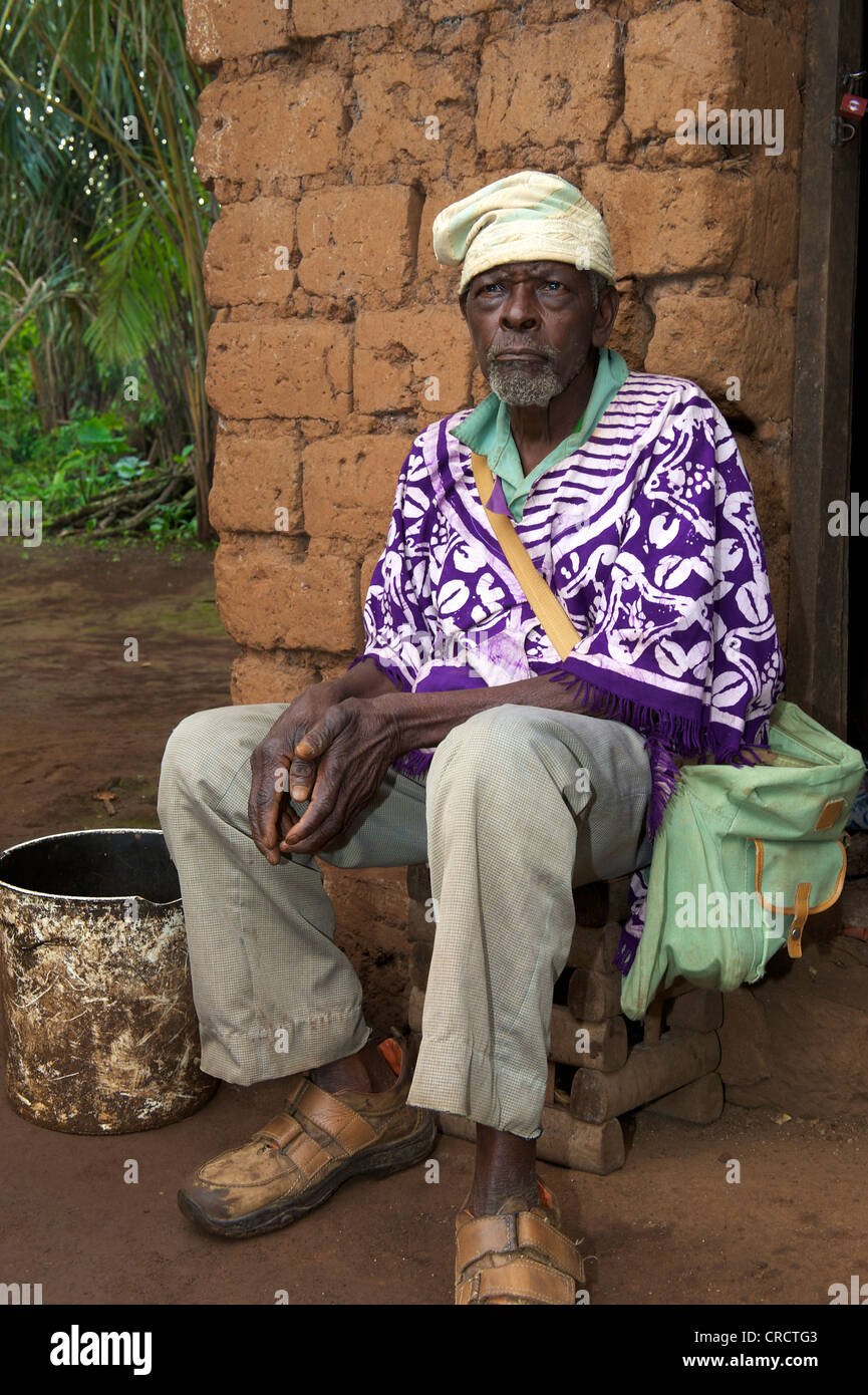 Old Cameroon High Resolution Stock Photography and Images - Alamy