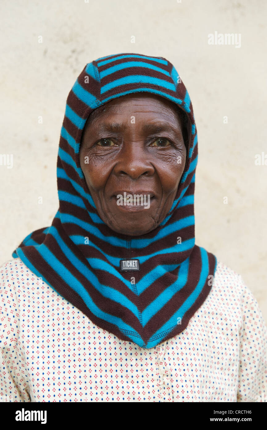 Old woman, portrait, Bamenda, Cameroon, Africa Stock Photo - Alamy