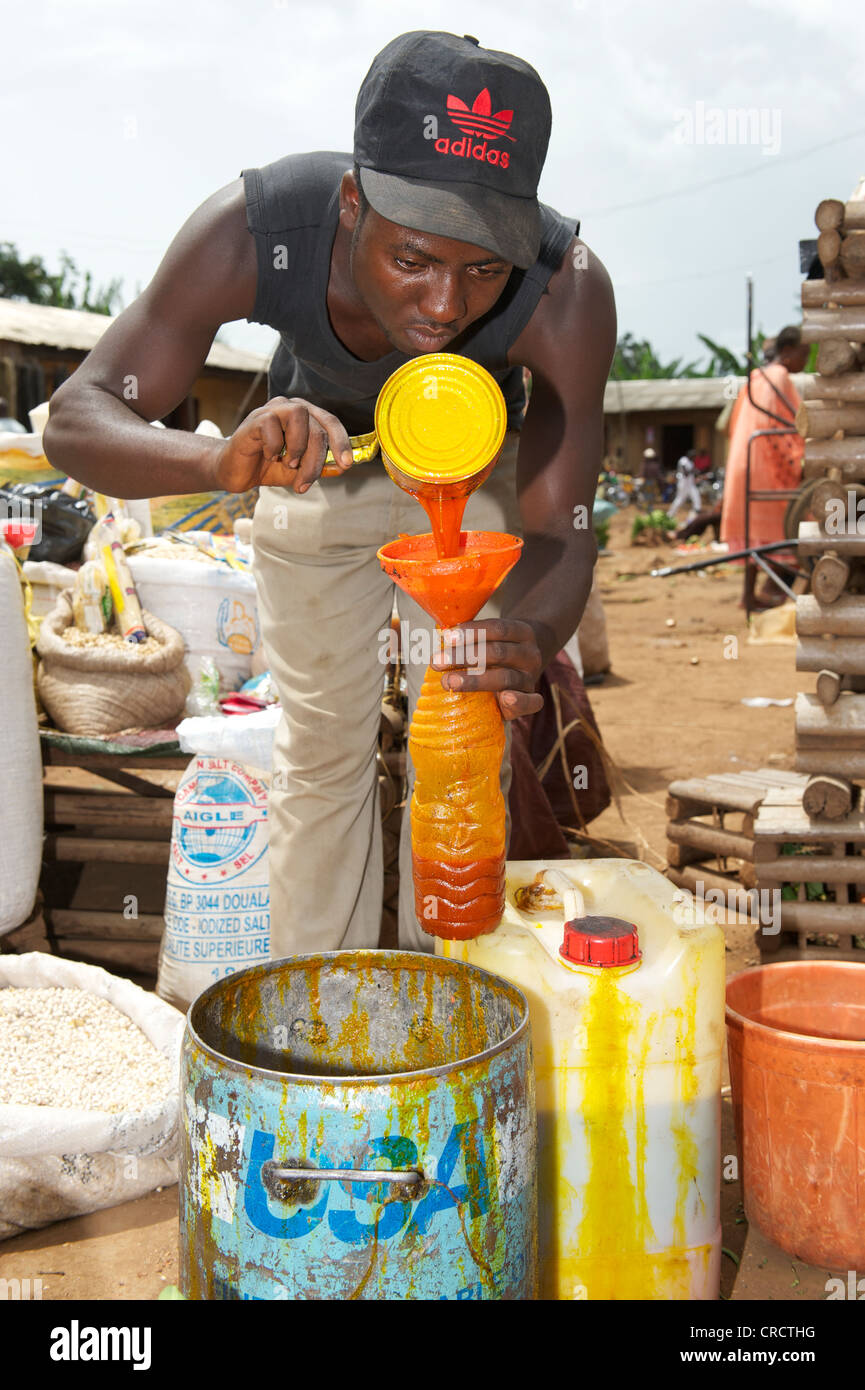 Trader at a market in Bamenda, Cameroon, Africa Stock Photo - Alamy
