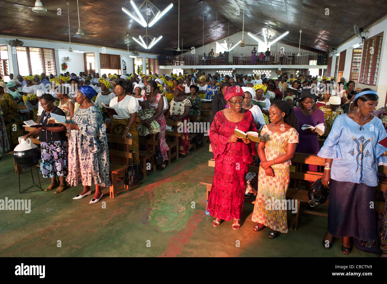 Traditional sunday mass hi-res stock photography and images - Alamy