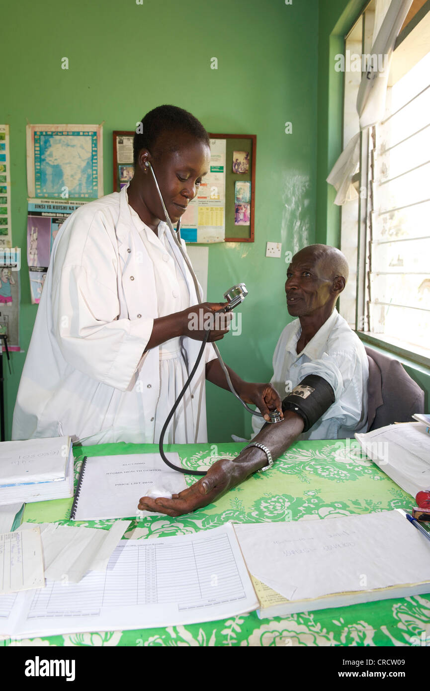 Africa doctor patient hi-res stock photography and images - Alamy