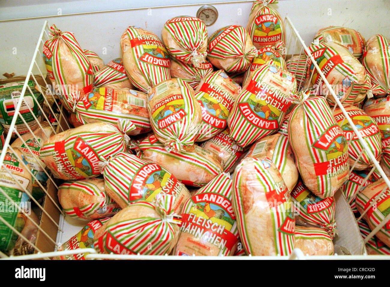 Frozen chicken in a supermarket Stock Photo - Alamy