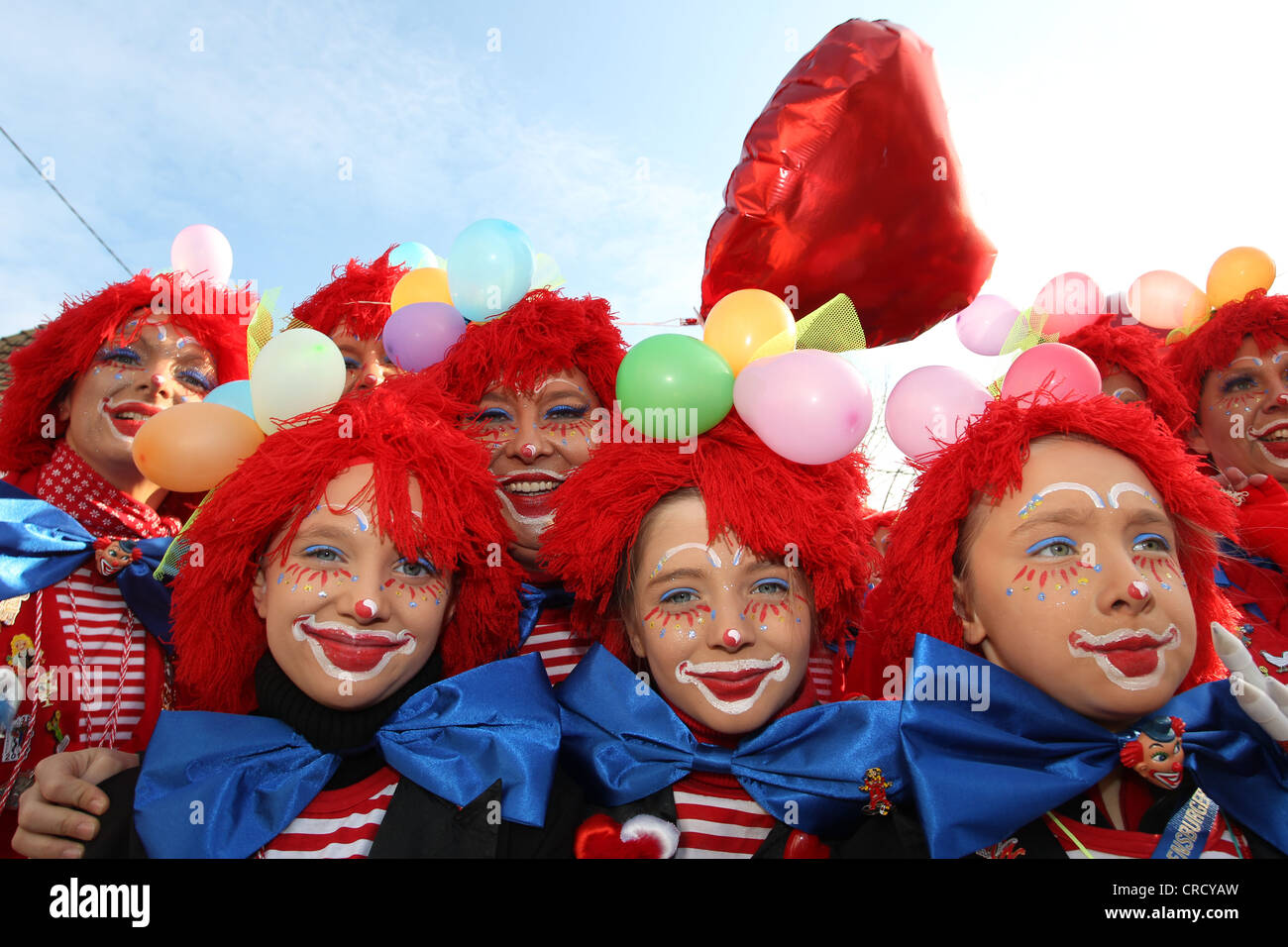 Girl parade carnival hi-res stock photography and images - Alamy