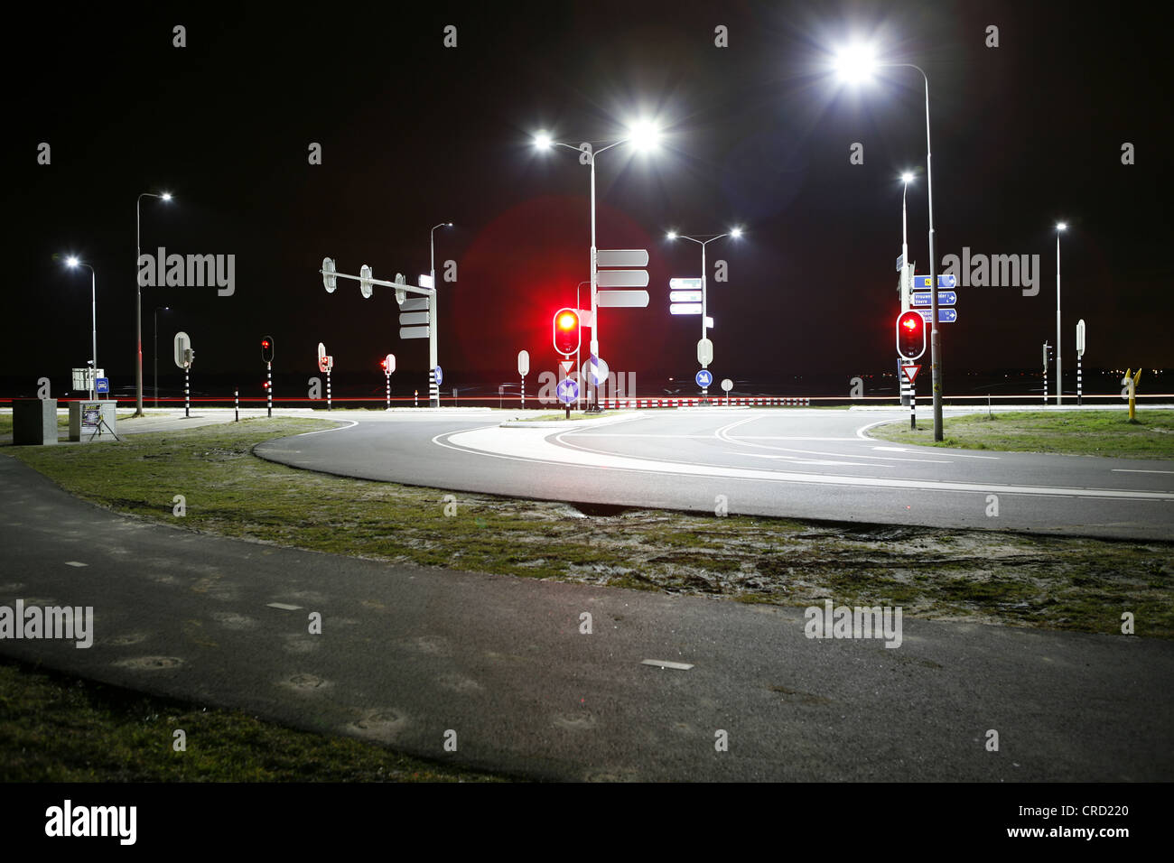 Intersection at night, Oostwestweg N57, near Kamperland, Zeeland ...