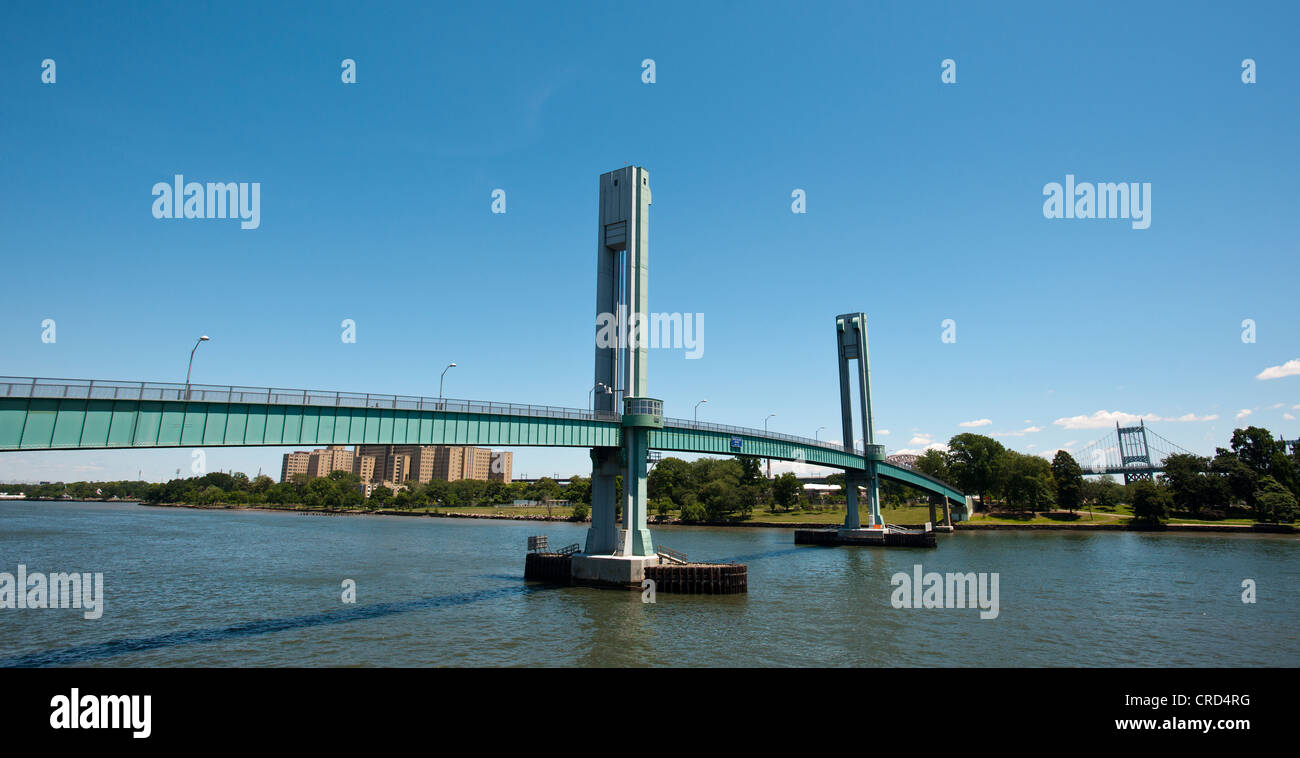 The newly renovated and reopened Randall's Island footbridge over the ...
