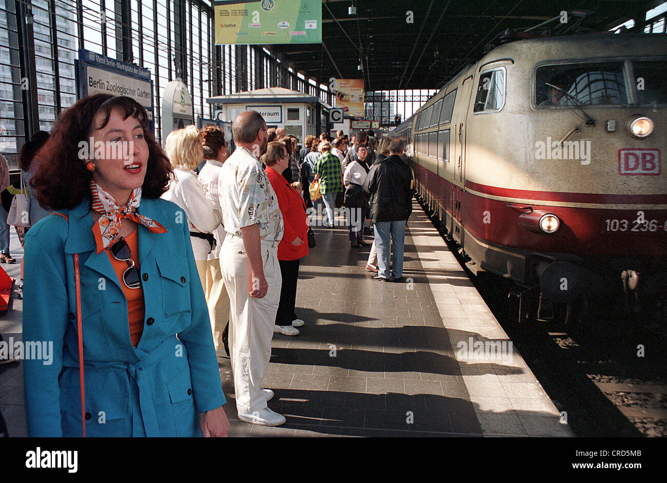 Zoo train station hi-res stock photography and images - Alamy