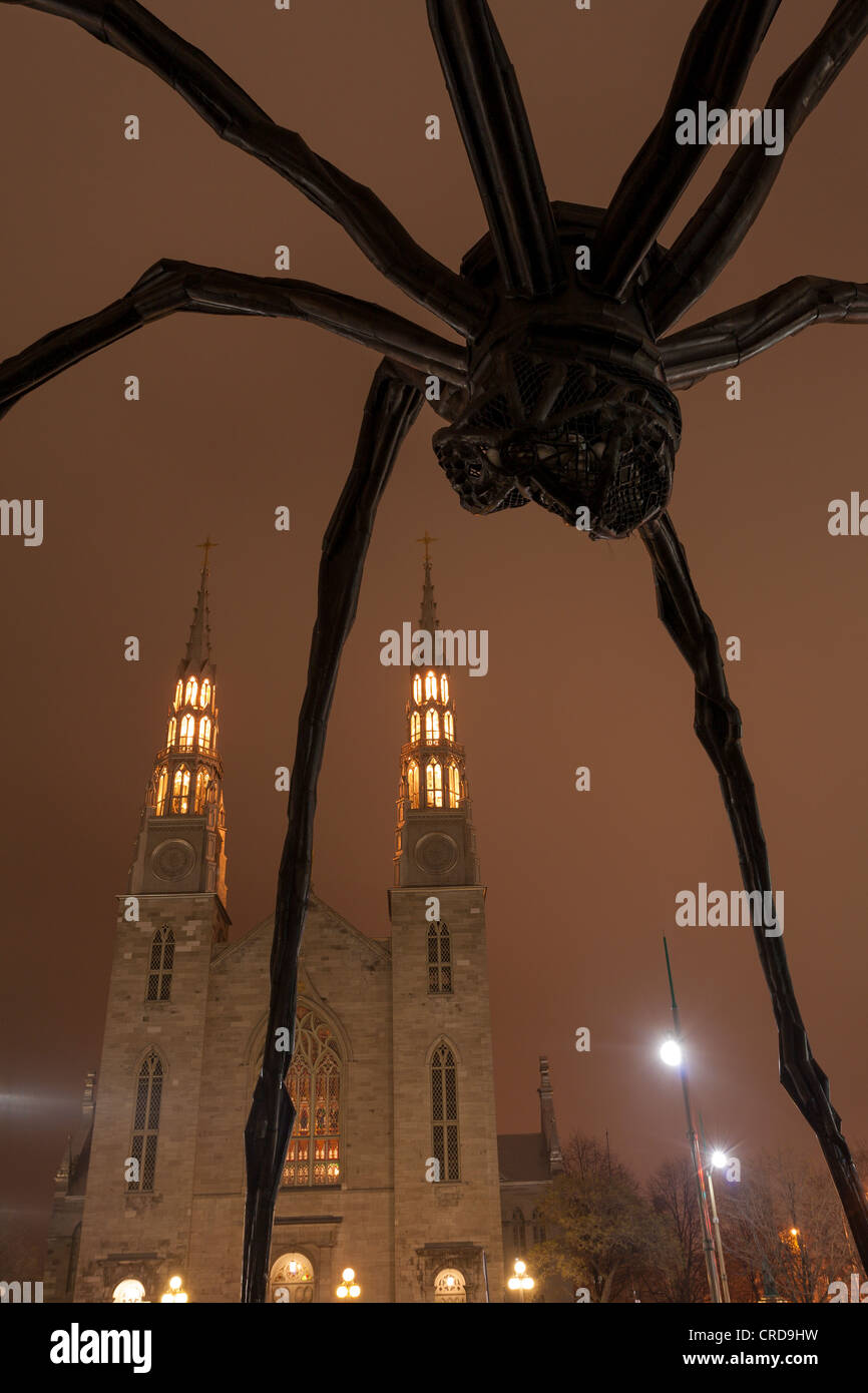 Maman sculpture spider hi-res stock photography and images - Alamy