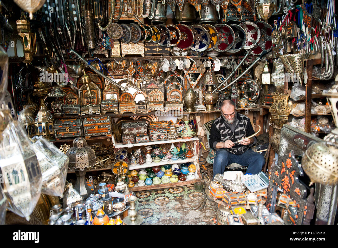 Souvenir vendor in the market of Fez, Morocco Stock Photo - Alamy