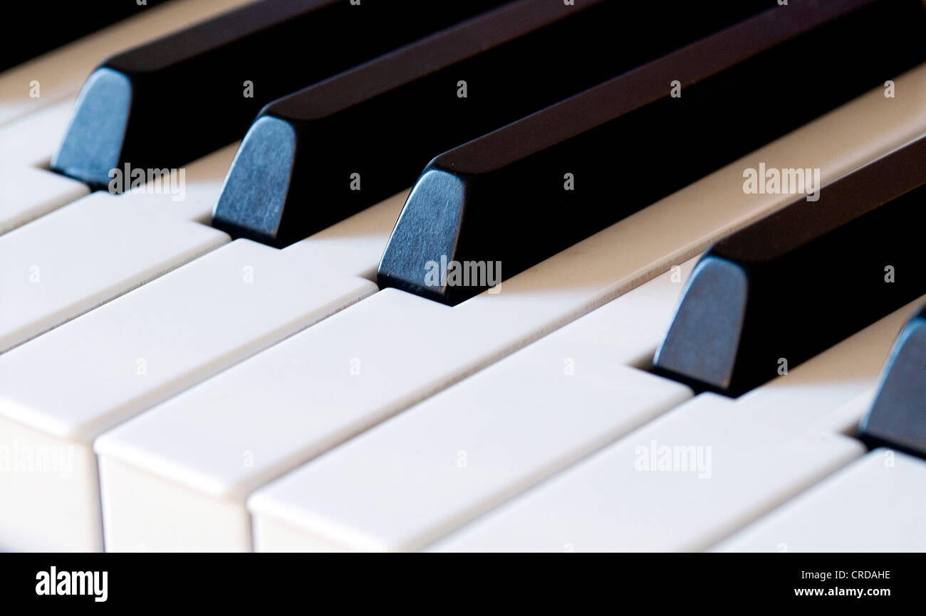 Piano keys full keyboard hi-res stock photography and images - Alamy