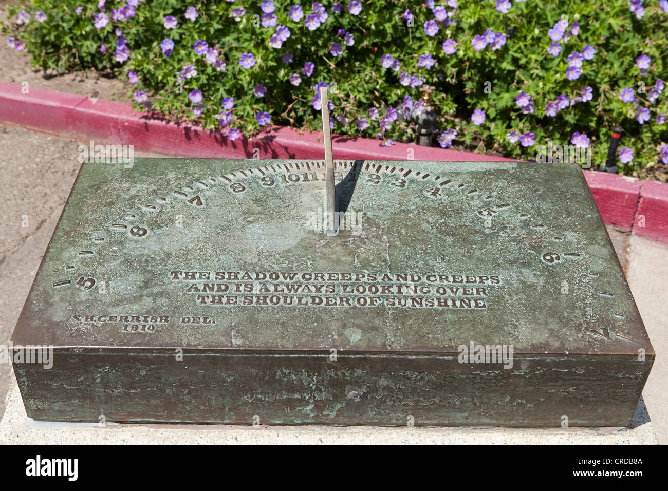 Sundial hi-res stock photography and images - Alamy