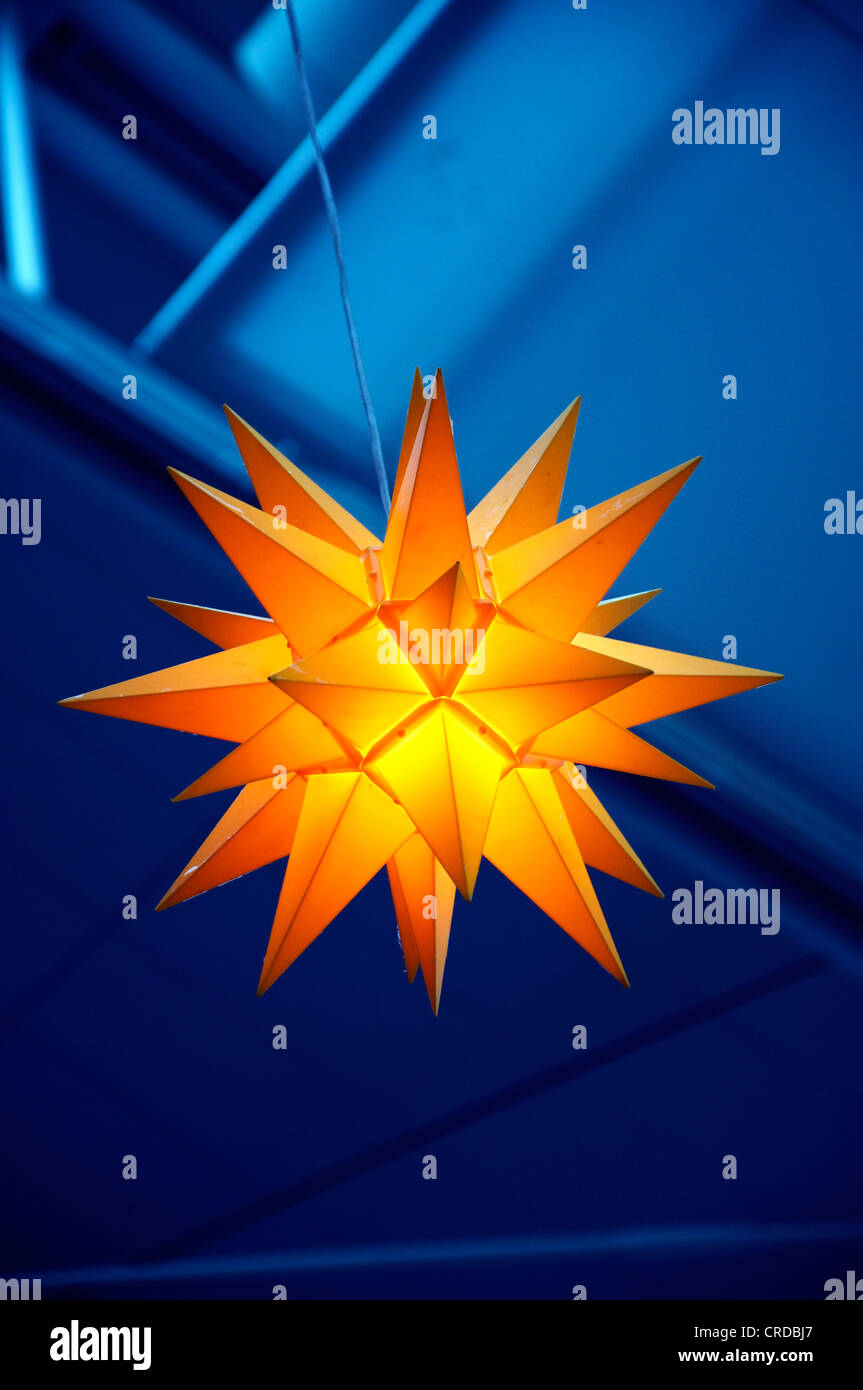 Illuminated pointed star hi-res stock photography and images - Alamy
