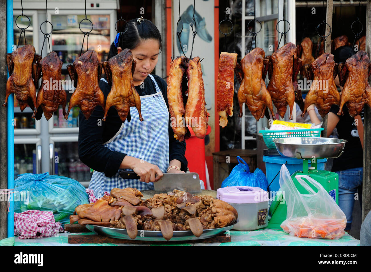 Saleswoman selling chickens hi-res stock photography and images - Alamy