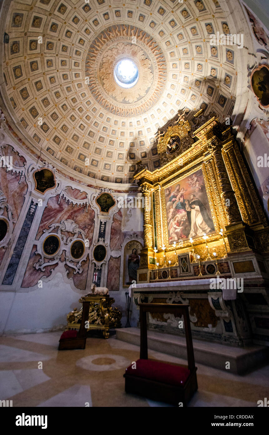 Interior church hi-res stock photography and images - Alamy