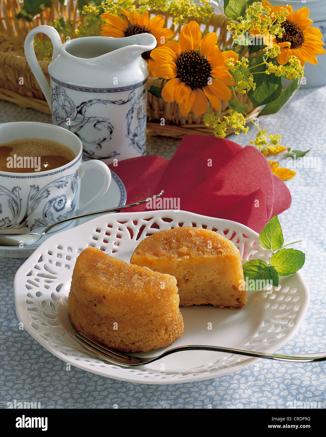 Almond dishes hi-res stock photography and images - Alamy