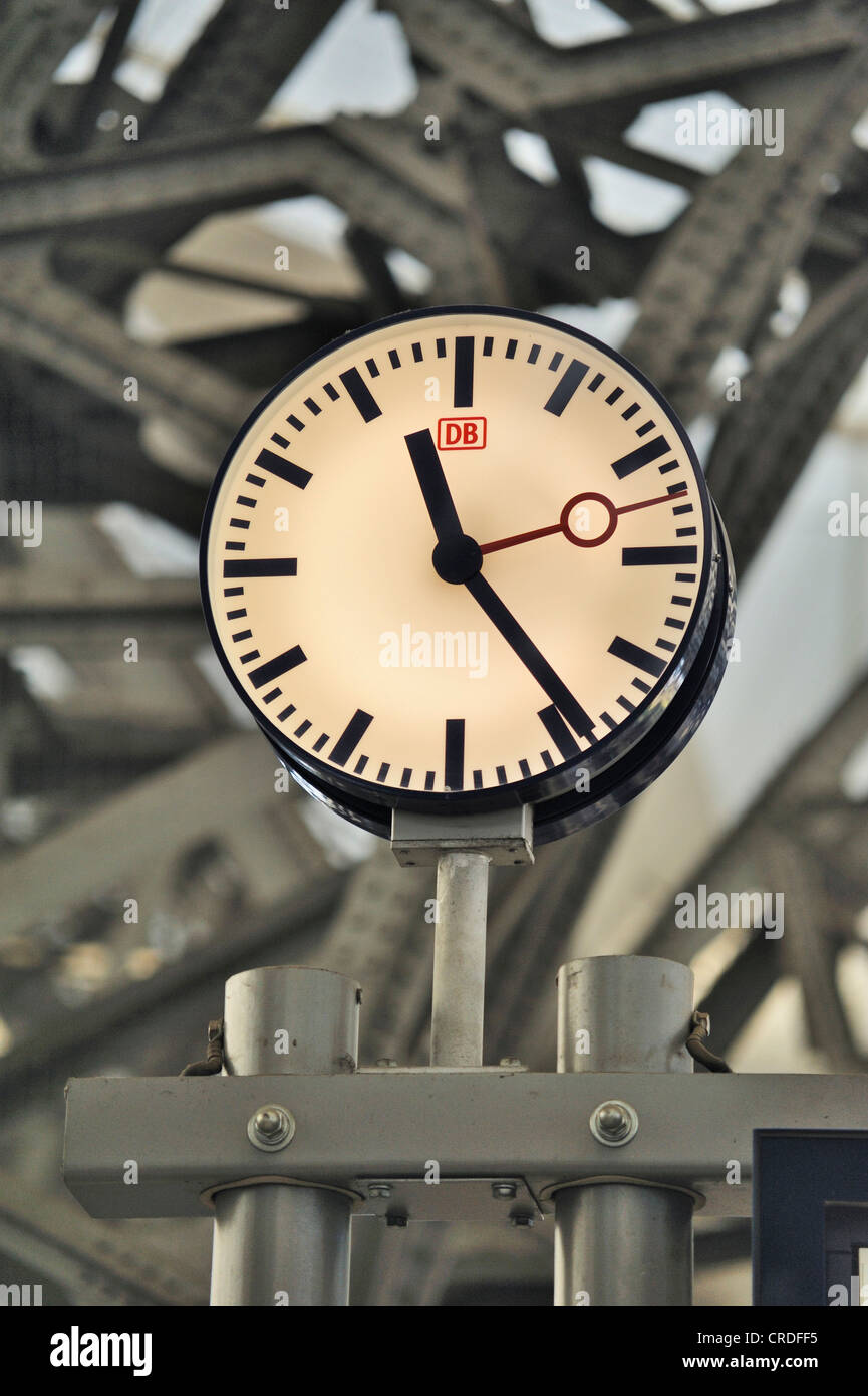 Dresden clock hi-res stock photography and images - Alamy