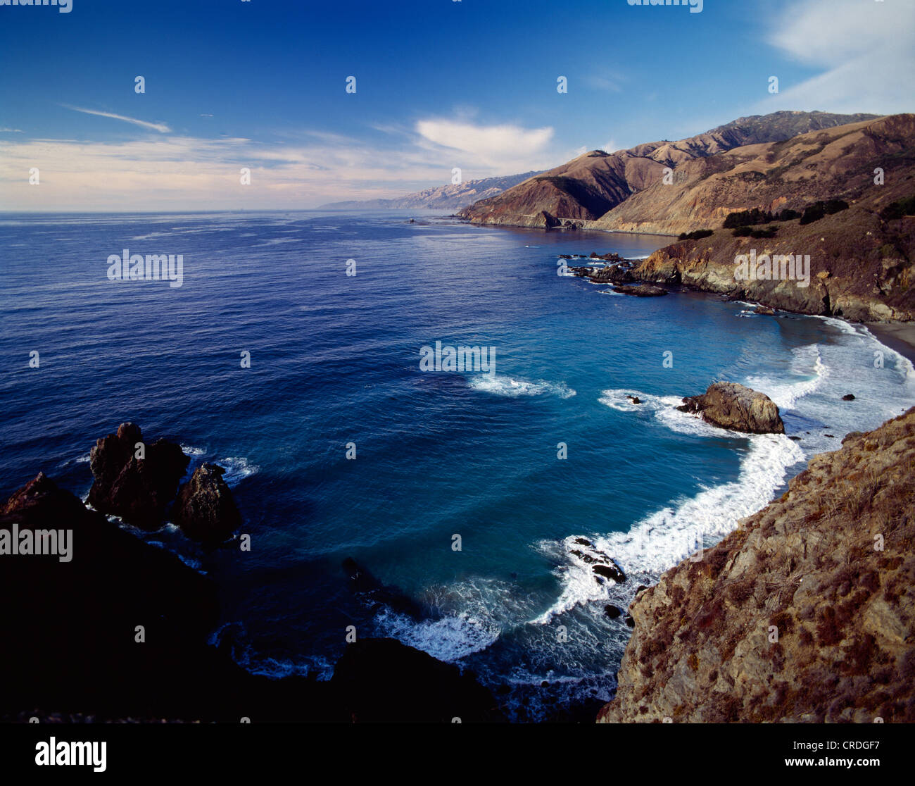 SHORELINE OF THE PACIFIC OCEAN BESIDE THE CLIFFS OF BIG SUR ...