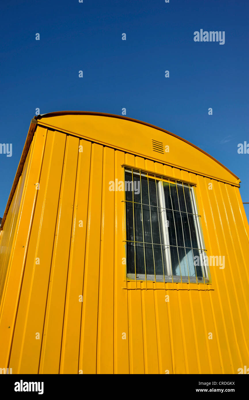 Yellow trailers hi-res stock photography and images - Alamy