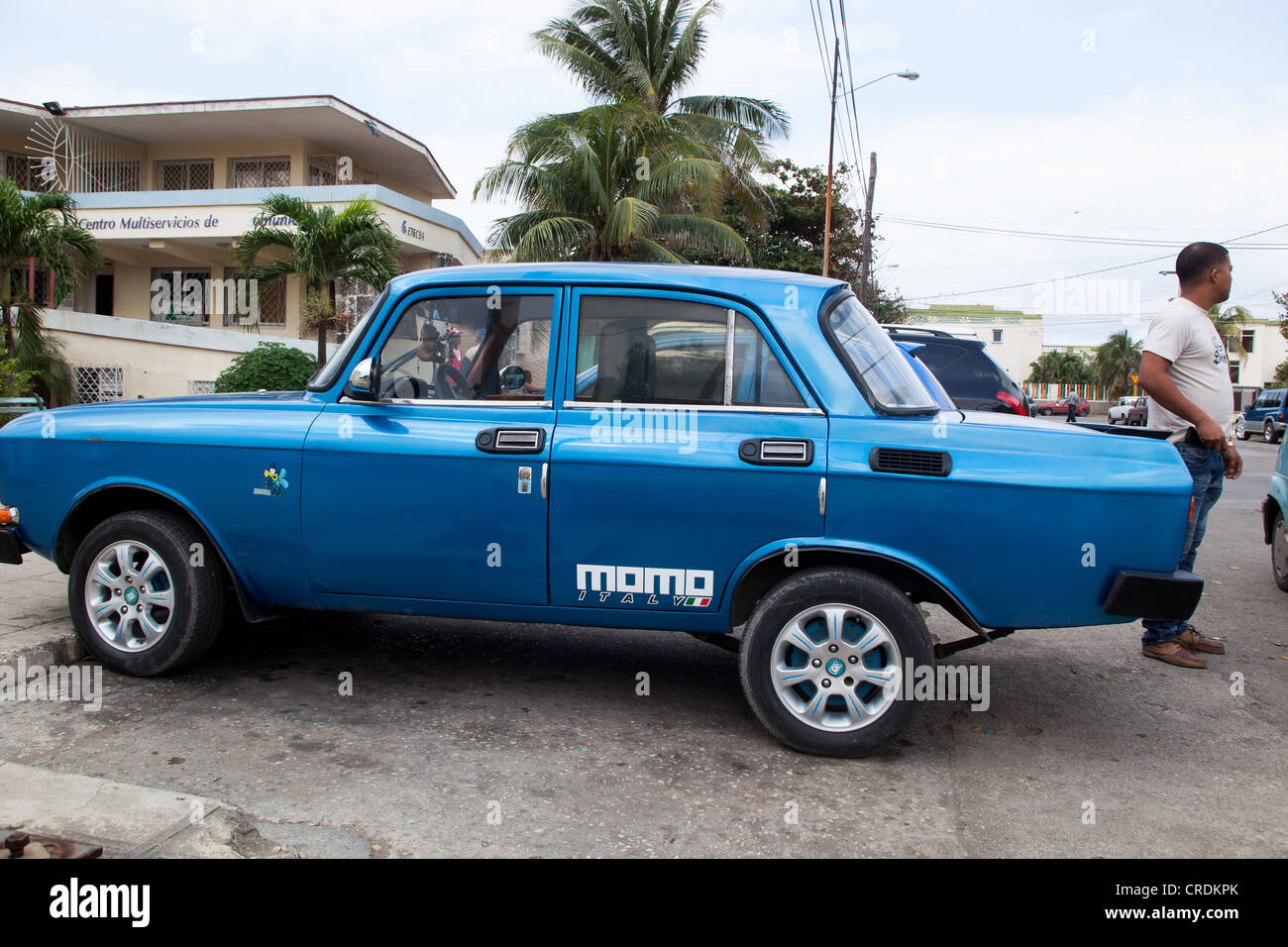 Cuba car door hi-res stock photography and images - Alamy