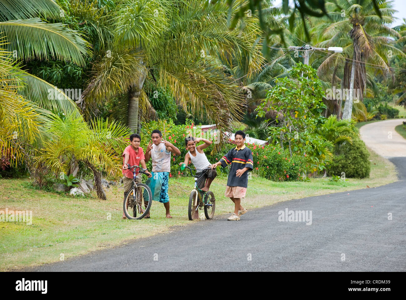 Children cook islands hi-res stock photography and images - Alamy