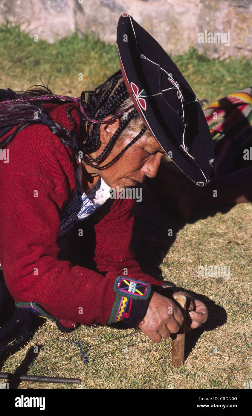 Peru braided woman hi-res stock photography and images - Alamy