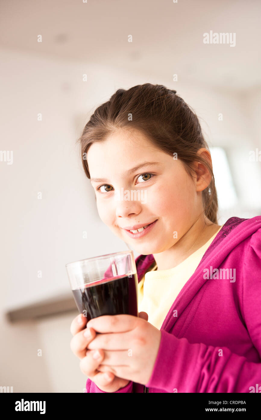 Girl drinking coca cola hi-res stock photography and images - Alamy