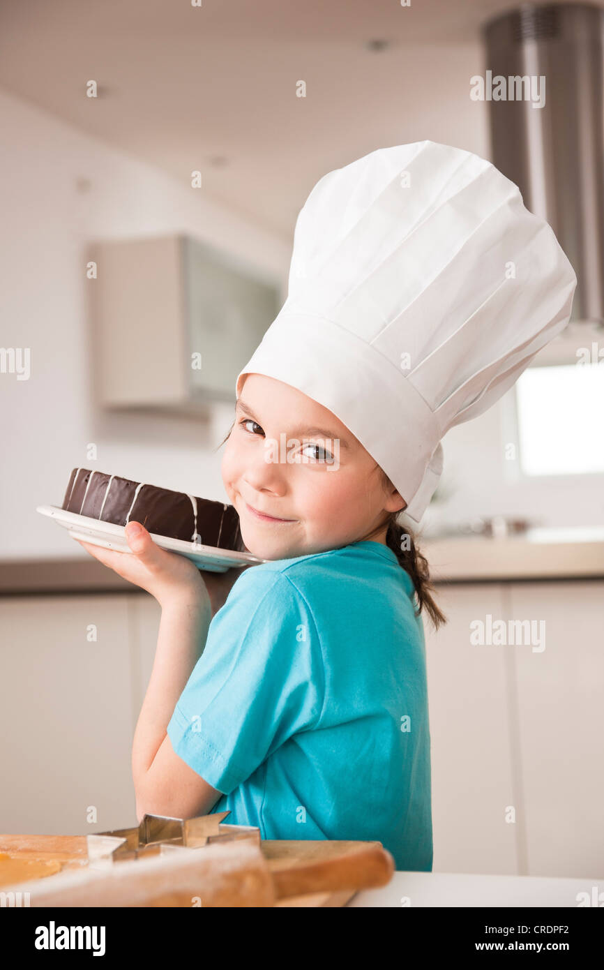 Hiding inside cake hi-res stock photography and images - Alamy