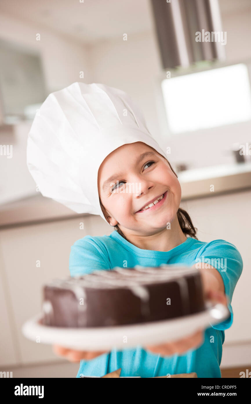 Children bake chefs hat hi-res stock photography and images - Alamy