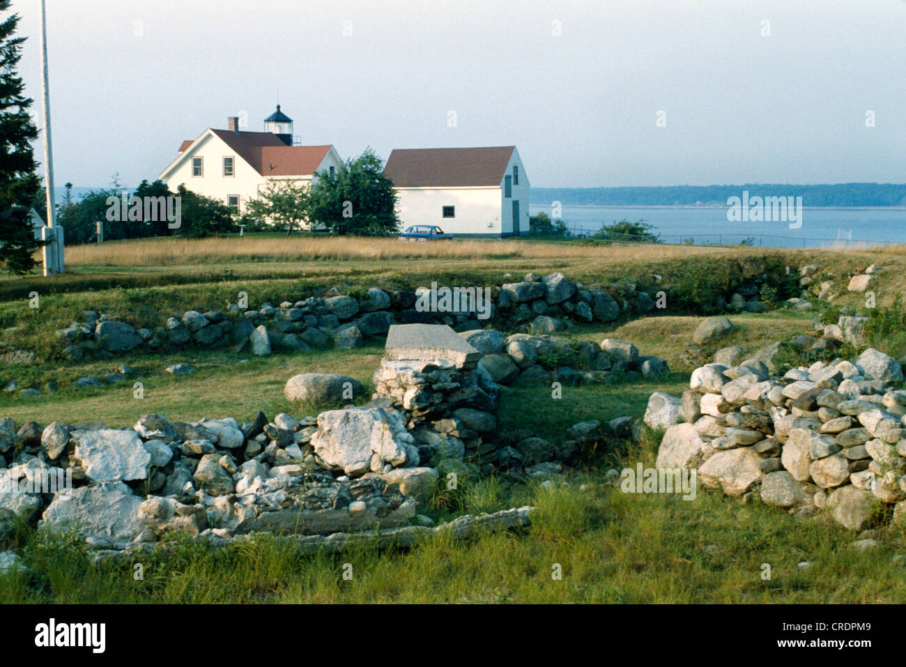 LIGHTHOUSE AT FORT POINT WITH RUINS OF OLD FORT Stock Photo - Alamy