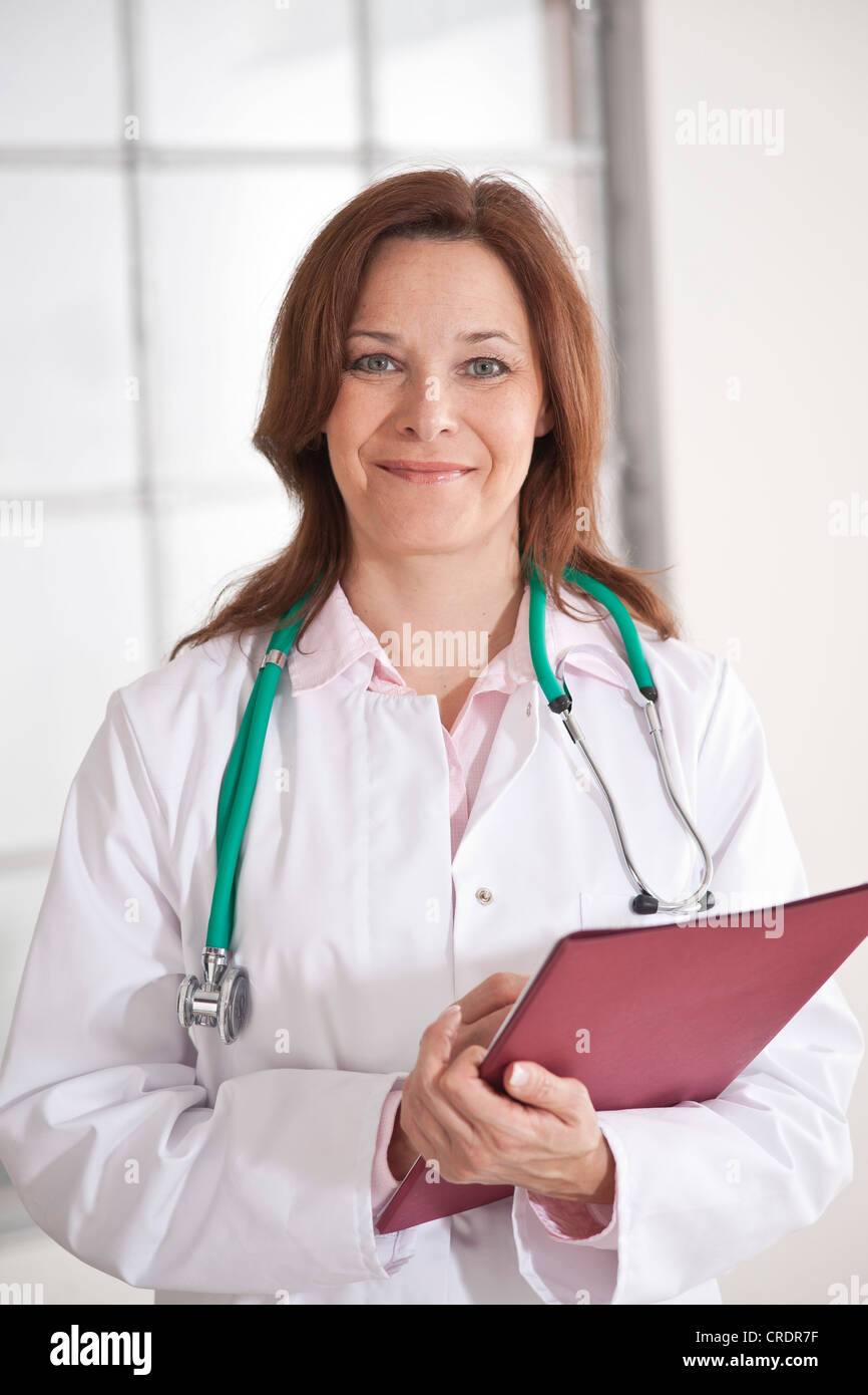 Doctor portrait direct hi-res stock photography and images - Alamy