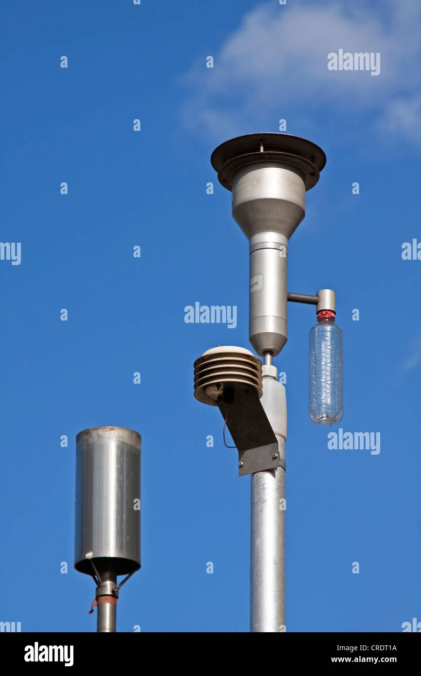 Particulate matter monitoring station, detail Stock Photo - Alamy